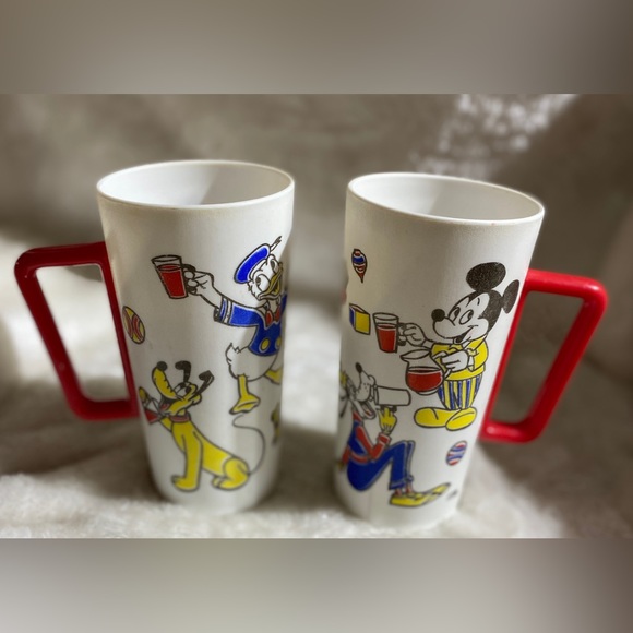 Disney | Kitchen | Vintage Disney Plastic Cups 5 2 | Poshmark